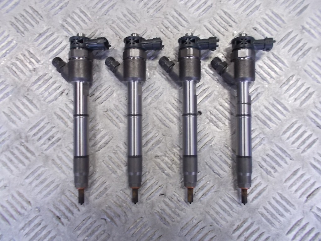 KIA SPORTAGE IV WTRYSKIWACZE 0445110589 1.7 CRDI - 7526326070 ...