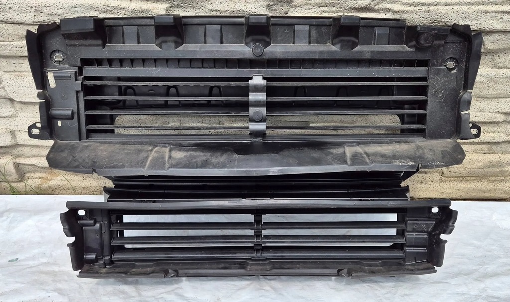 VOLVO C40 / XC40 21- RECHARGE kierownice powietrza żaluzje KPL ORG ...