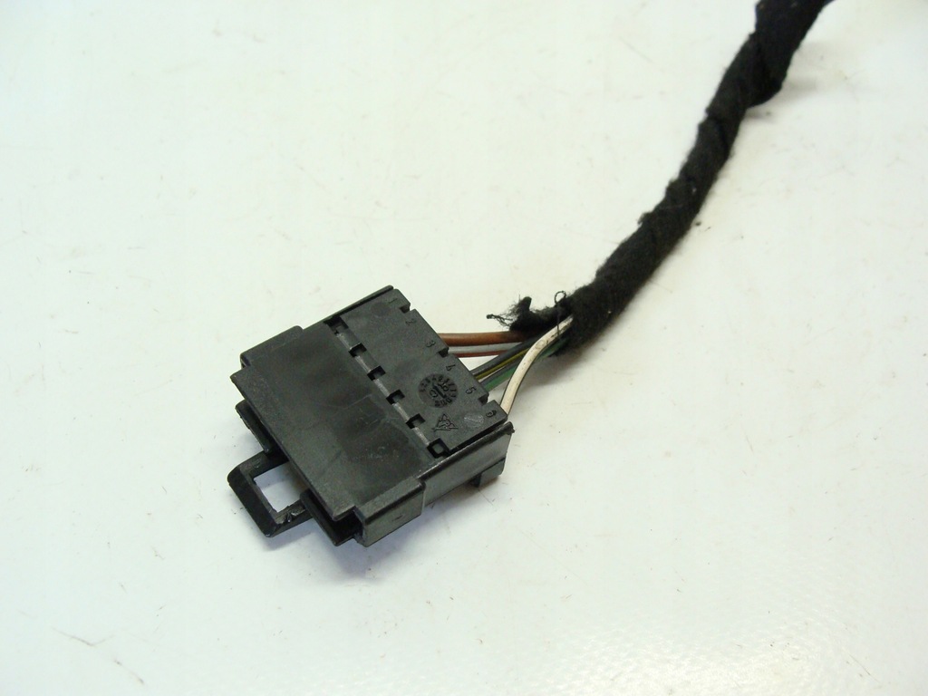 OPEL KOSTKA WTYCZKA TYLNEJ LAMPY 5 PINÓW - 12383489799 - oficjalne archiwum Allegro