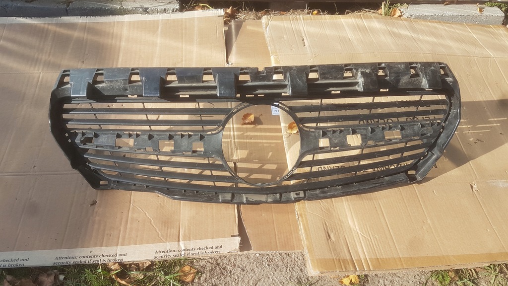 MERCEDES W117 CLA GRILL ATRAPA CHŁODNICY - 9419875318 - oficjalne ...