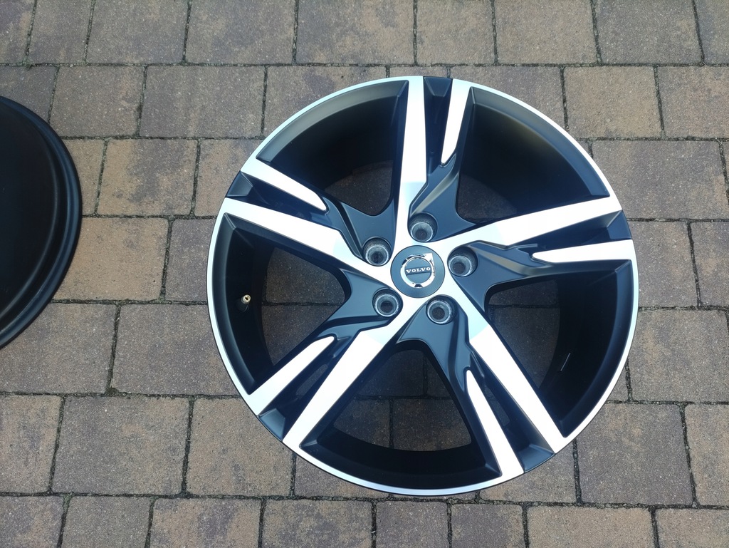 Volvo XC40 felgi alu 18 R-Design 7,5J ET50,5 - 12484481945 - oficjalne ...