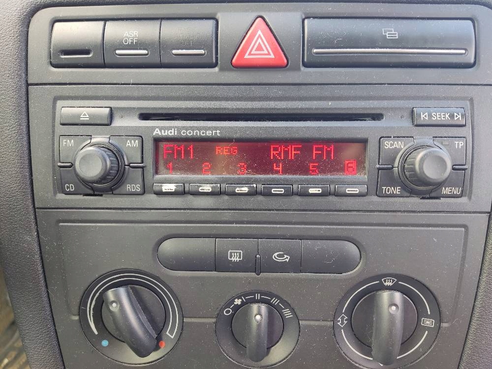 RADIO ODTWARZACZ AUDI A3 8P AUDI CONCERT CD - 12247049415 - oficjalne archiwum Allegro