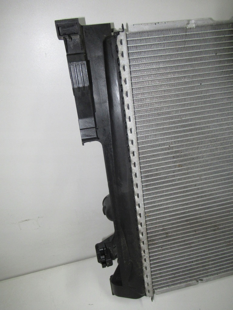 MERCEDES W176 CHŁODNICA WODY A2465001403 - 7802065695 - oficjalne ...