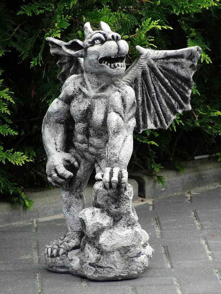 Gargulec stojący figura betonowa ogrodowa - 12136149665 - oficjalne ...