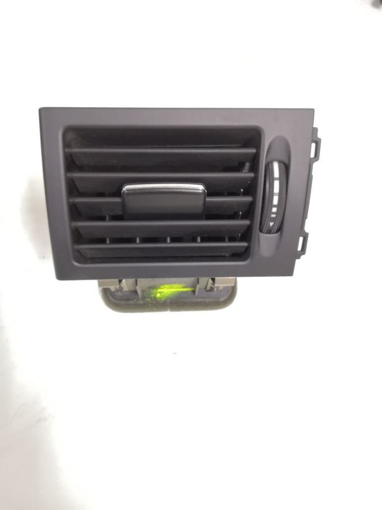 MERCEDES W204 KRATKA NAWIEWU PRAWA A2048301454 - 12269852147 ...