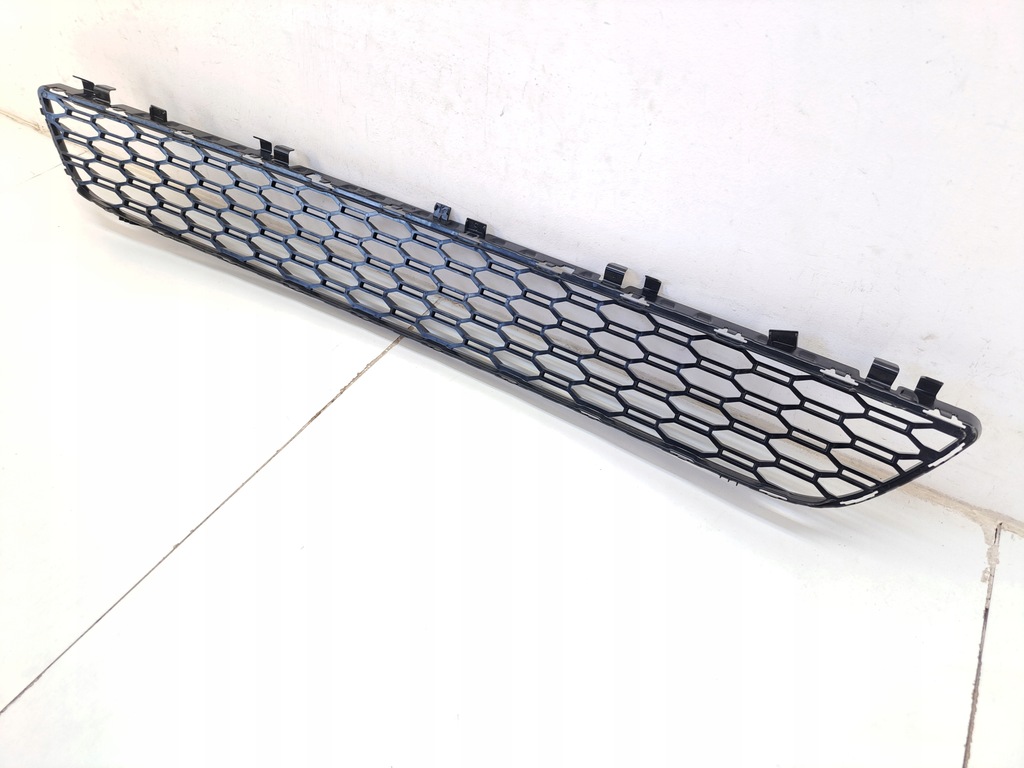 BMW G30 G31 M PAKIET KRATKA ŚRODKOWA ZDERZAKA - 12483200399 - oficjalne ...