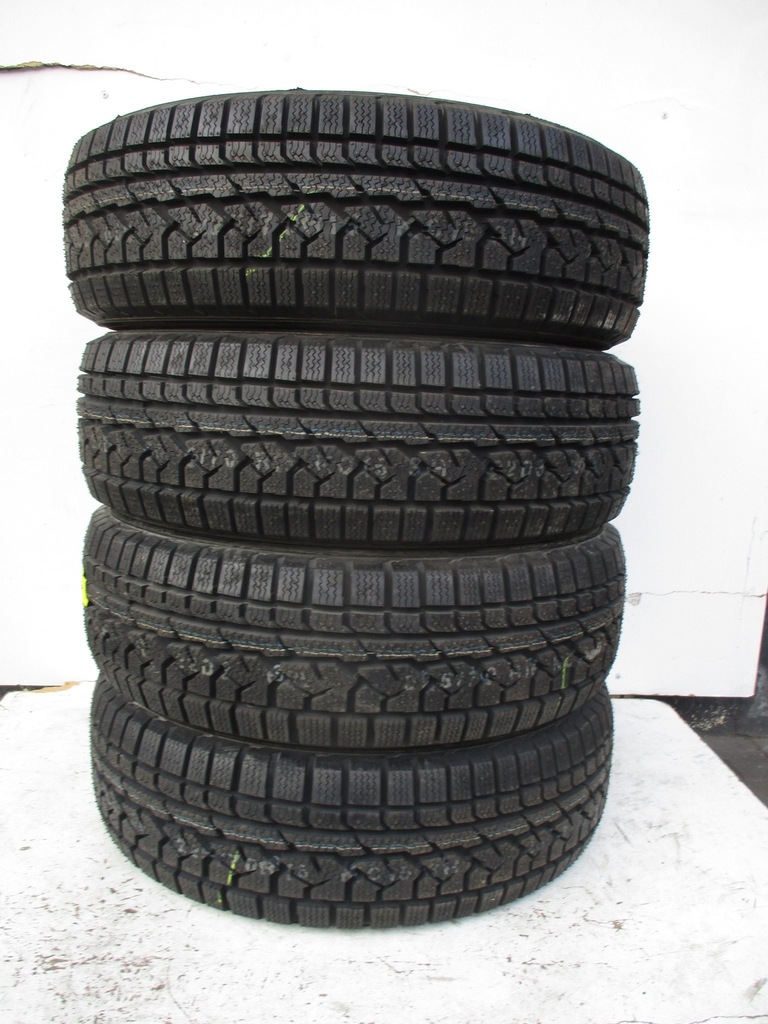 4 opony zimowe nowe 225/70R16 Kumho IZEN RV - 7199580846 - oficjalne archiwum Allegro