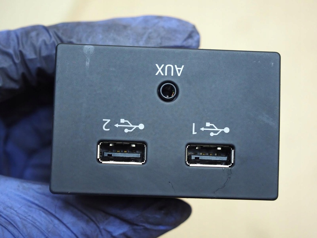 Przyłącze port USB AUX-IN AudiA3 A6 A7 81A035736 - 13181112044 ...