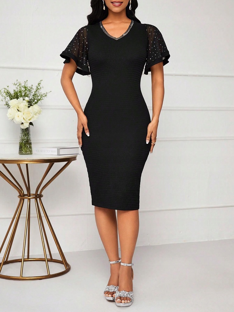 TEKSTUROWANA CZARNA SUKIENKA DOPASOWANA DEKOLT V CEKINY MIDI SHEIN 40/42 - 16808949497 ...