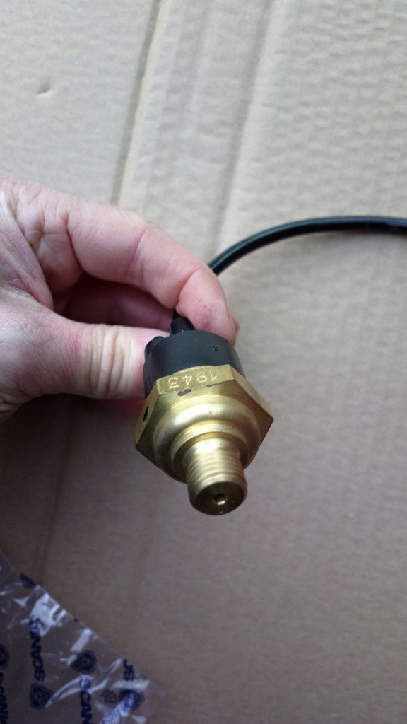 Czujnik ciśnienia oleju 1881260 Scania 4 HPI PDE - 10489522883 ...