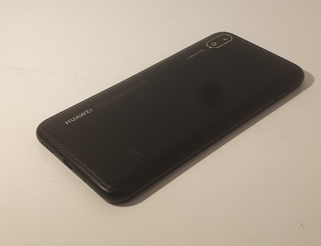Купить Смартфон Huawei Y5 2019 AMN-LX9 черный: отзывы, фото и ...