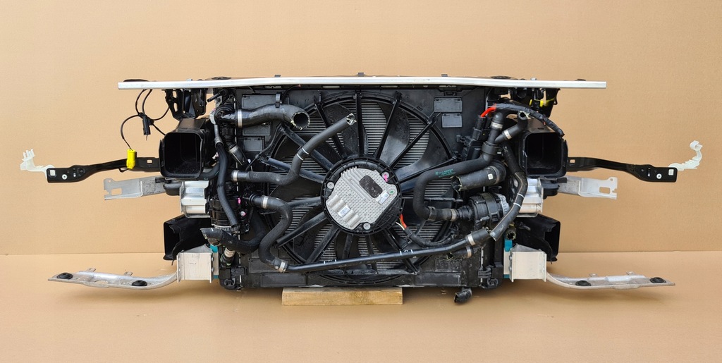 WZMOCNIENIE PAS PRZEDNI CHŁODNIC BMW M5 G30 F90 - 12327618997 ...