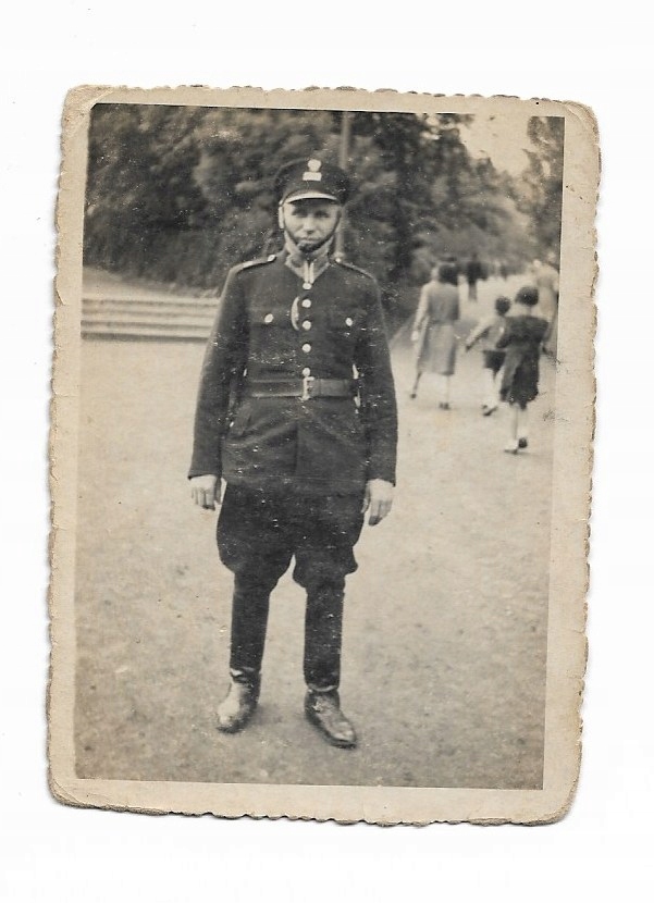 II RP POLICJANT POLICJA MUNDUR 1938 R ZDJĘCIE - 13379456397 - oficjalne ...