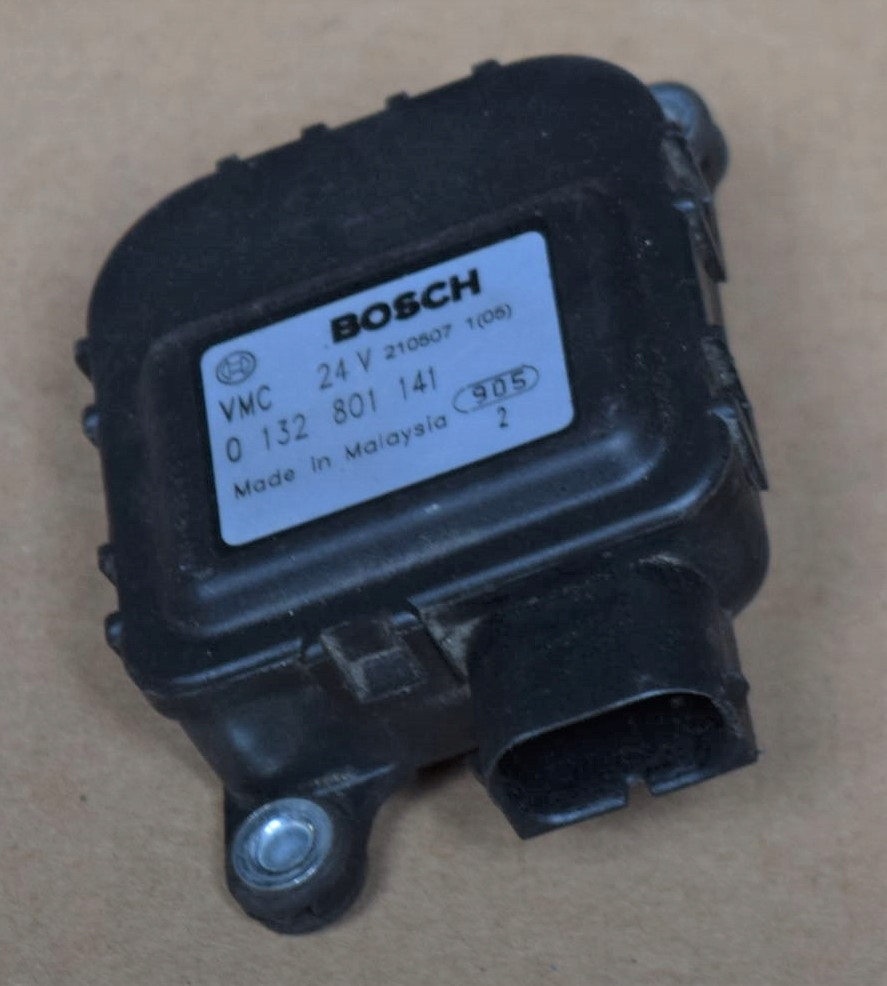 SILNIK REGULACJI NAGRZEWNICY BOSCH VMC 0132801141 - 11866668892 ...