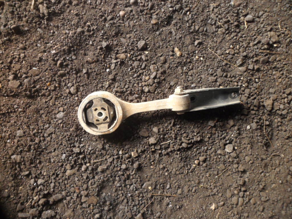 Skoda OE 6Q0199851BD ŁAPA SKRZYNI BIEGÓW - 11948335032 - oficjalne ...