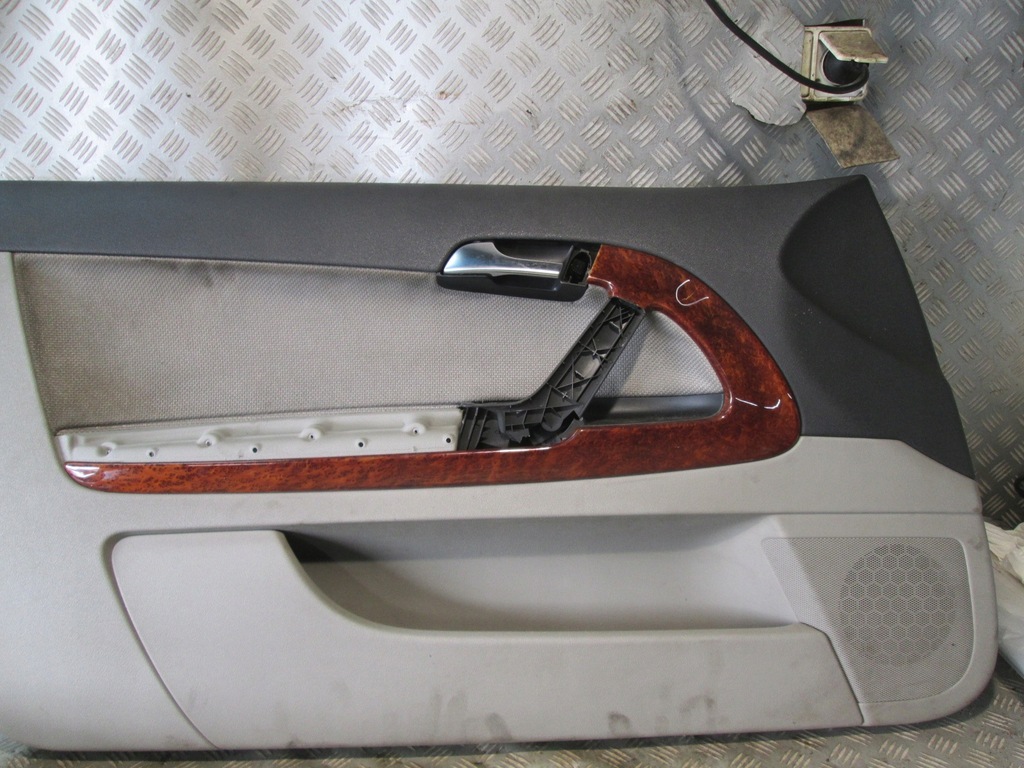 TAPICERKA BOCZEK DRZWI LEWY PRZÓD AUDI A3 8P 3 DRZWI - 16894999298 - oficjalne archiwum Allegro