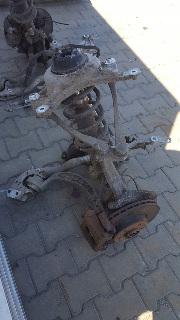 AUDI A4 B8 A5 8T ZAWIESZENIE TRAWERS TRAWERSA - 9092926494 - oficjalne archiwum Allegro