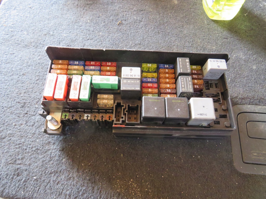 MODUŁ SKRZYNKA BEZPIECZNIKÓW A1645403572 - 13917899461 - oficjalne ...