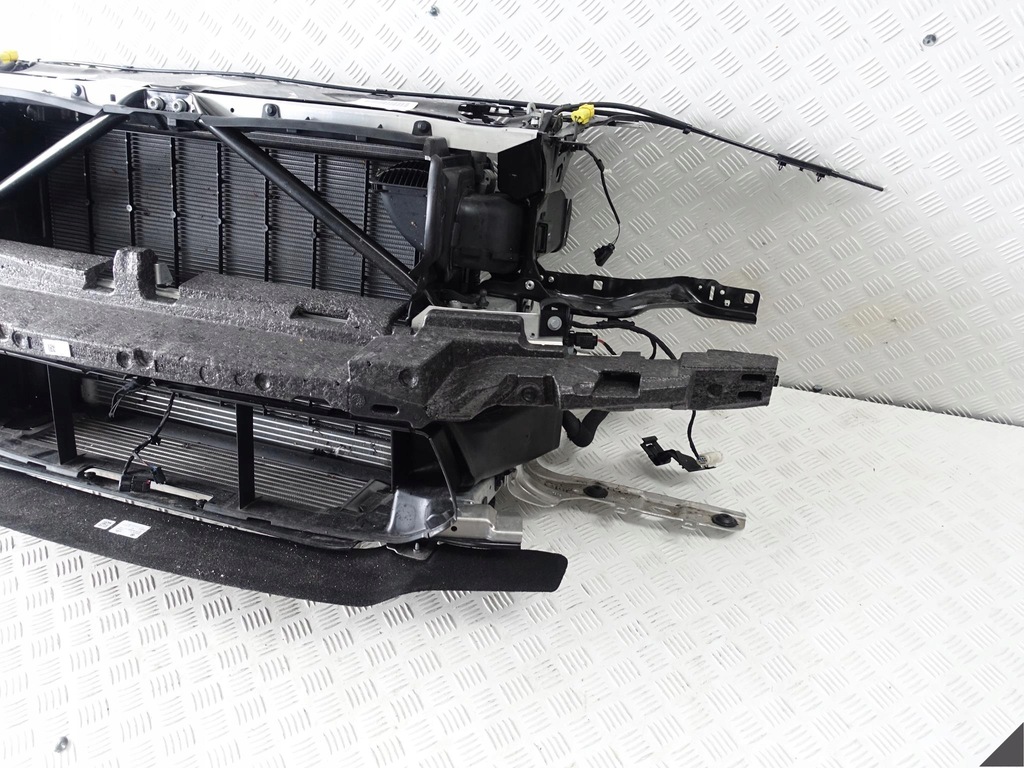 BMW M5 F90 M-POWER 608PS KOMPLETNY PAS+CHŁODNICE - 10131895149 ...