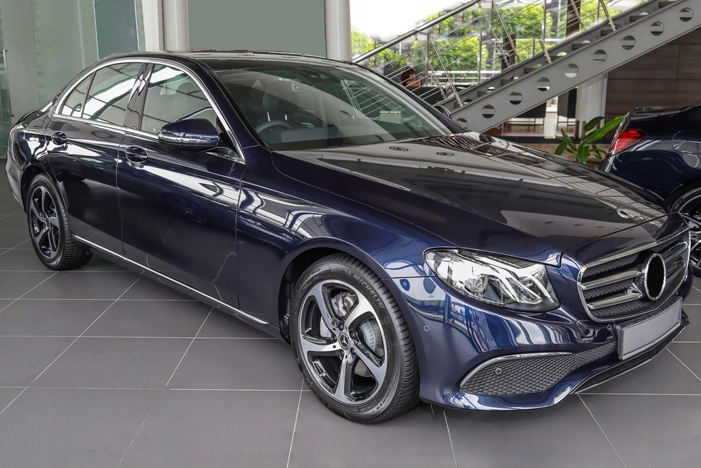 MERCEDES E-CLASS W213 2016-2020 LISTWA PROGU PRAWA - 12208020432 ...