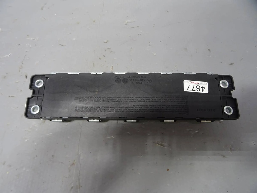 PODUSZKA KOLANOWA Mercedes W205 2058600302 - 14238545653 - oficjalne ...