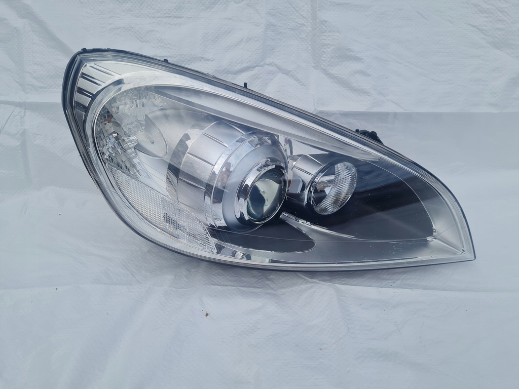 VOLVO V60 S60 10-13 LAMPA XENON PRAWA 31383063 - 7756823903 - oficjalne ...