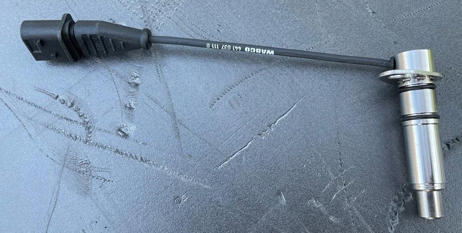 Czujnik prędkości obrotowej skrzyni MB A0085427118 - 11740209114 ...