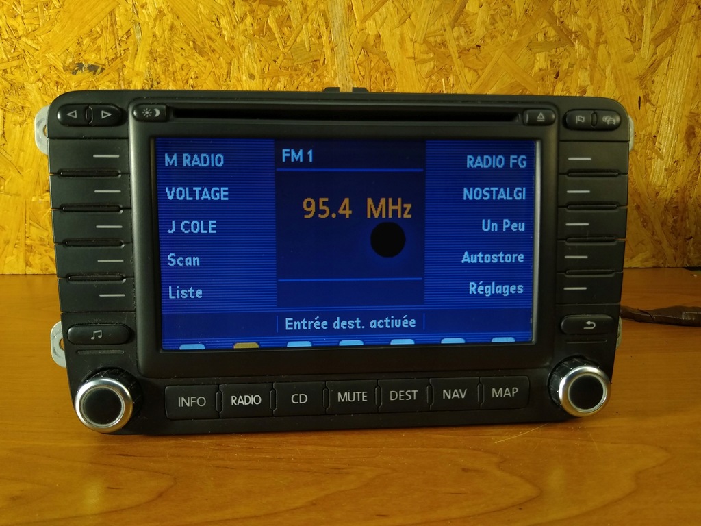 RADIO NAWIGACJA MONITOR VW TOURAN GOLF PASSAT KOD - 9828174063 - oficjalne archiwum Allegro