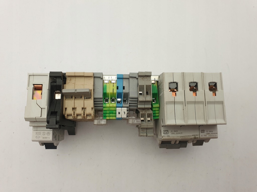 zugi złączki szynowe BEZPIECZNIKI MIX HAGER 16 el. - 11080417211 ...