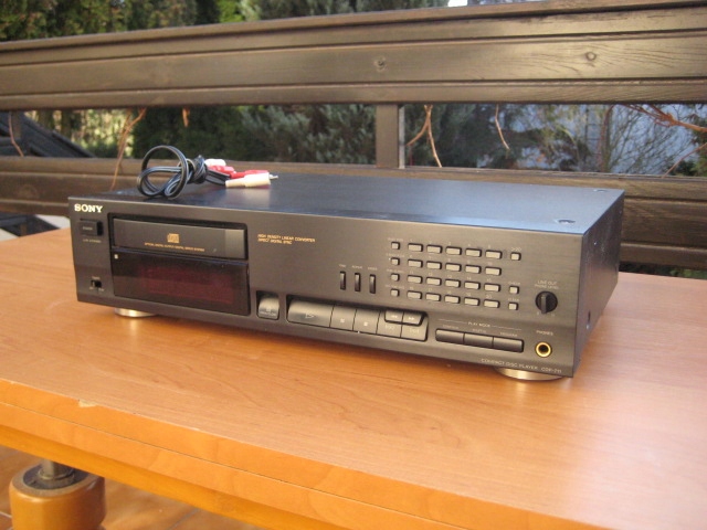 Купить Проигрыватель компакт-дисков Sony CDP-711: отзывы, фото и характеристики на Aredi.ru ...