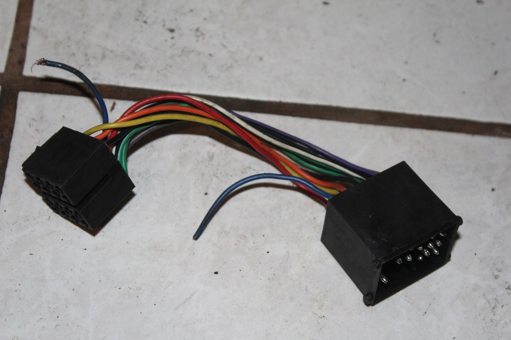 ZŁĄCZE KOSTKA ISO DO RADIA BMW E36 - 11423746443 - oficjalne archiwum Allegro