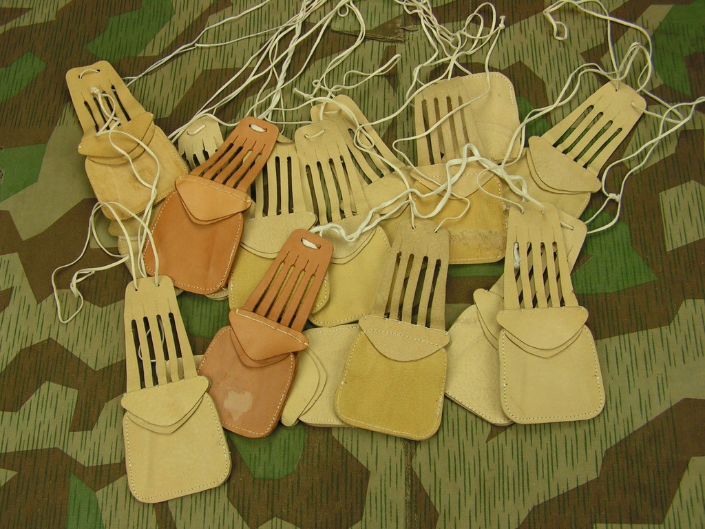 Torebki na nieśmiertelniki WH SS LW oryginały MINT - 12885955540 ...