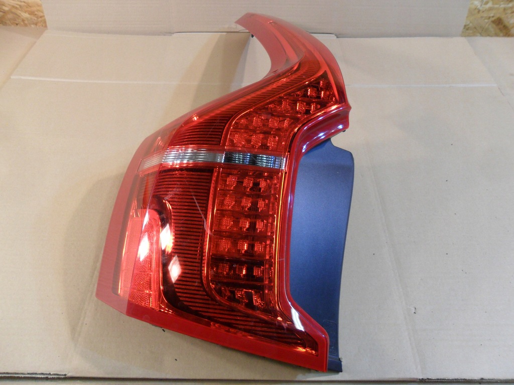 Volvo XC90 II Lampa Tylna Prawa 32228827 - 11433728324 - oficjalne ...