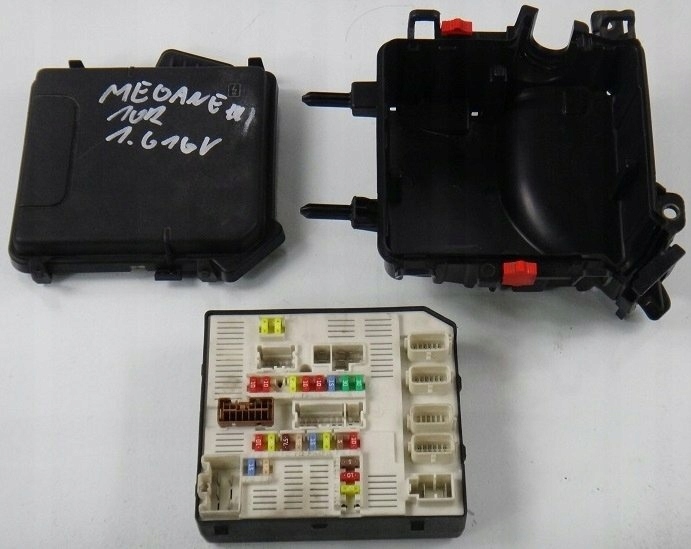 RENAULT MEGANE III 1.6 SKRZYNKA BEZPIECZNIKÓW BSI - 7790454786 - oficjalne archiwum Allegro