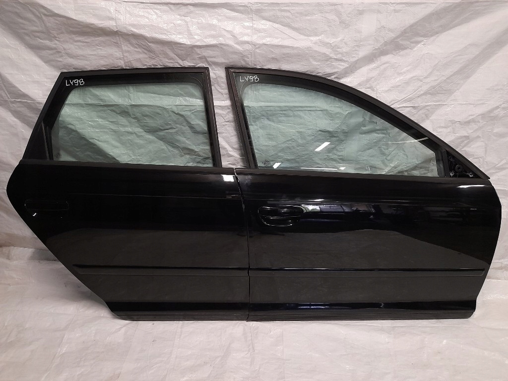 AUDI A3 8P 2010r DRZWI PRAWY PRZÓD TYŁ TYLNIE PRZEDNIE PRAWE CZARNY ...