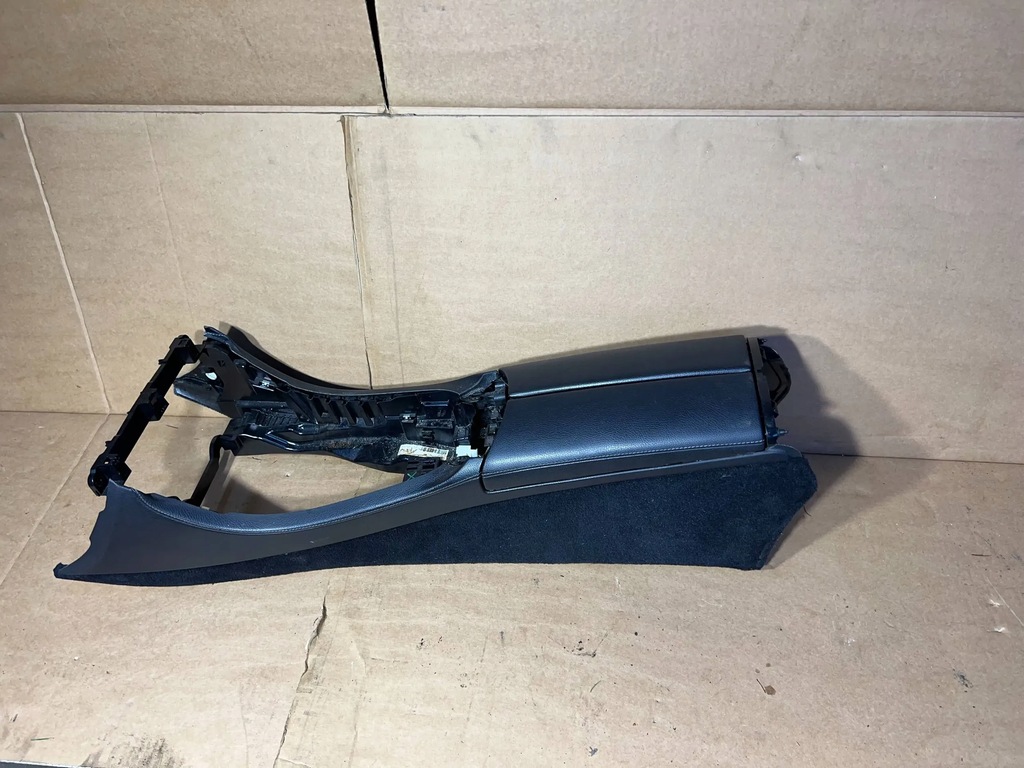 MERCEDES-BENZ W213 KOMBI PODŁOKIETNIK TUNEL ŚRODKOWY EUROPA A2135402218 ...