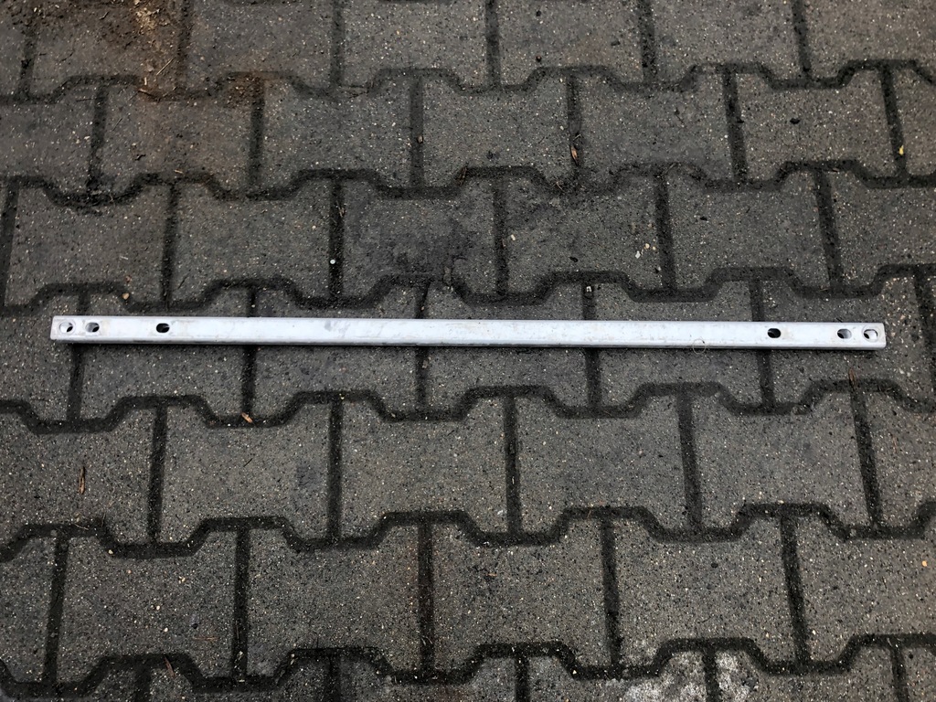 Mercedes GLE Wspornik Pasa Przedniego 1676262200 - 11832928427 ...