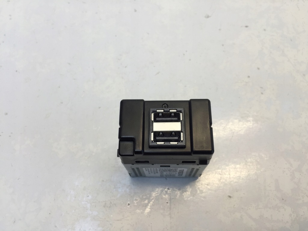 VOLVO XC40 2020 WEJSCIE USB PANEL 31407038 CZYTNIK - 12373448537 ...