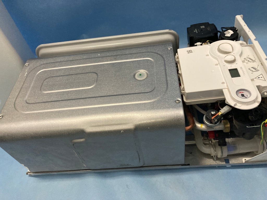 Piec Kocioł Bojler Gazowy Vokera Compact 25A - 12977942080 - oficjalne ...