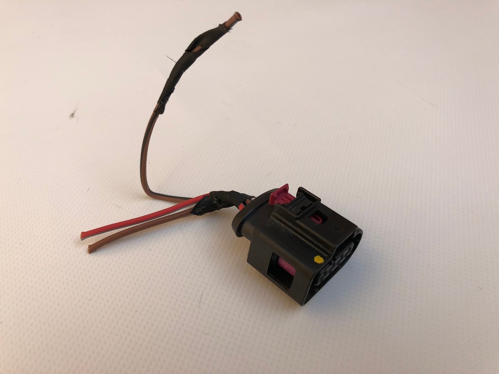 Wtyczka piny 8K0971994A AUDI VW - 7319521984 - oficjalne archiwum Allegro