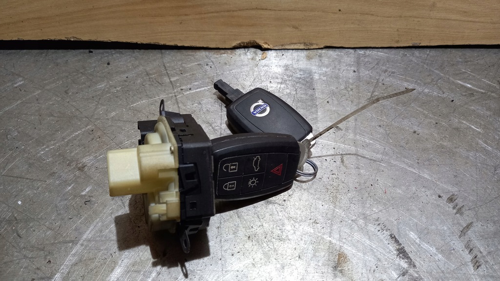 VOLVO C30 S40 II V50 C70 STACYJKA KLUCZYK 31300585 - 12879117692 ...