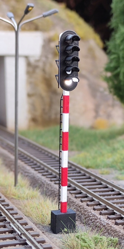 Semafor 5-komorowy LED H0 (1) - 12842992048 - oficjalne archiwum Allegro