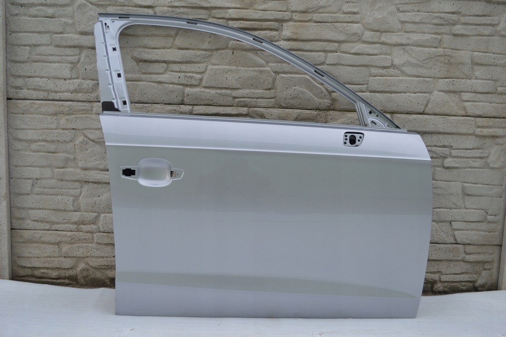 DRZWI PRZEDNIE PRAWE AUDI A3 8V4 - 12560992788 - oficjalne archiwum Allegro