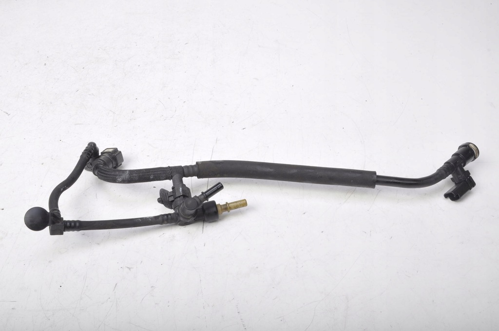 VOLVO C30 S40 II V50 1.6 D2 RURKA PRZEWÓD PALIWA - 13133666645 - oficjalne archiwum Allegro