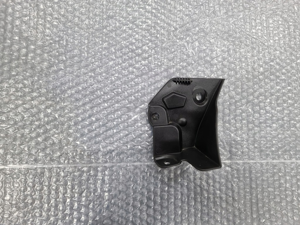 VOLVO XC40 OSŁONA LEWA ZAWIASU 31479538 - 13301676380 - oficjalne ...