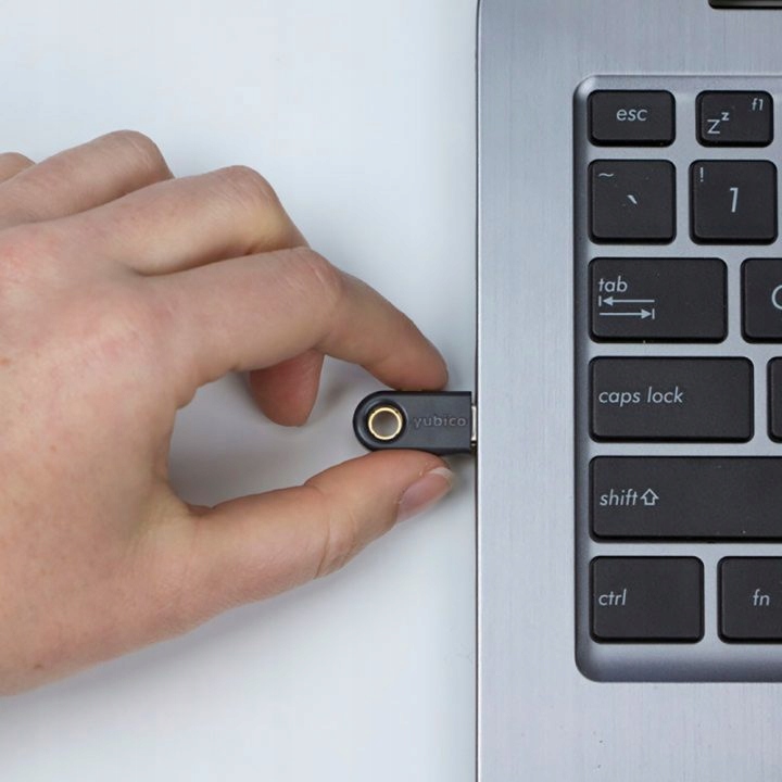 YubiKey 5C - klucz zabezpieczający USB-C Yubico - 7936175998 ... YubiKey 5C - klucz zabezpieczający USB-C Yubico - 7936175998 ...