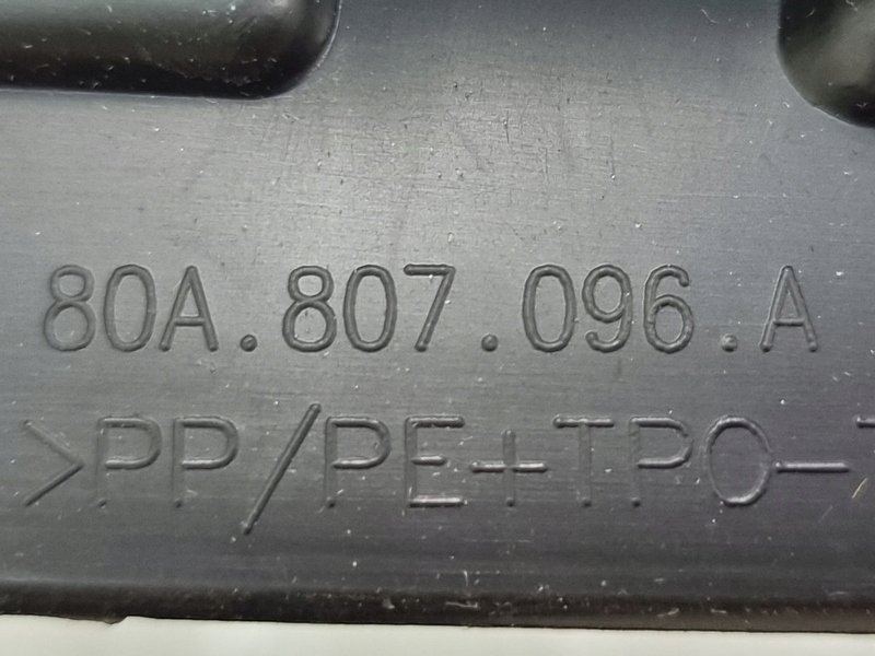 Audi Q5 80A ślizg zderzaka prawy przód 80A807096A - 12246375241 ...