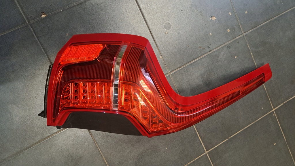 Volvo OE 31468538 Lampa tylna lewa XC90 II - 13183826579 - oficjalne ...
