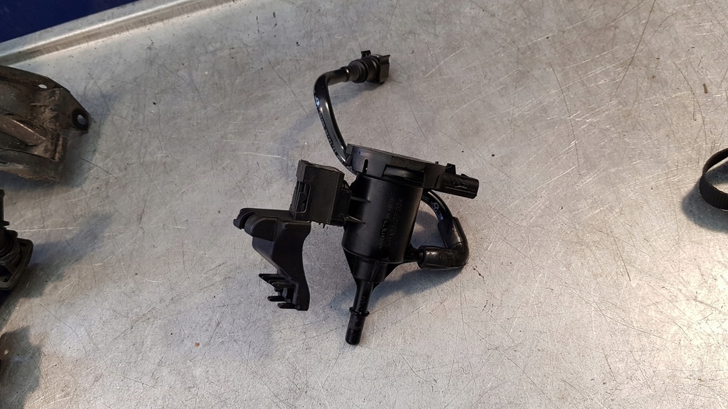 Mercedes W205 pompka paliwa A0014760532 - 12708970791 - oficjalne ...