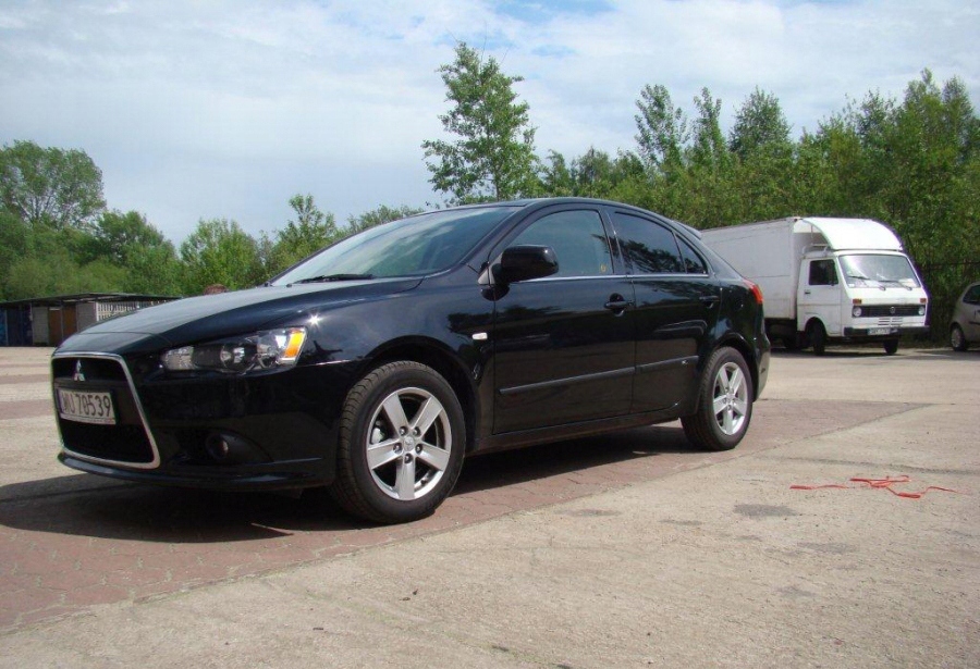 LISTWY BOCZNE CZARNE MITSUBISHI LANCER X SPORTBACK - 7846772070 ...